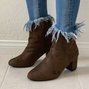Boutique | Shoes | Nib Chocolate Kitten Block Heel Chelsea Ankle Boot ...